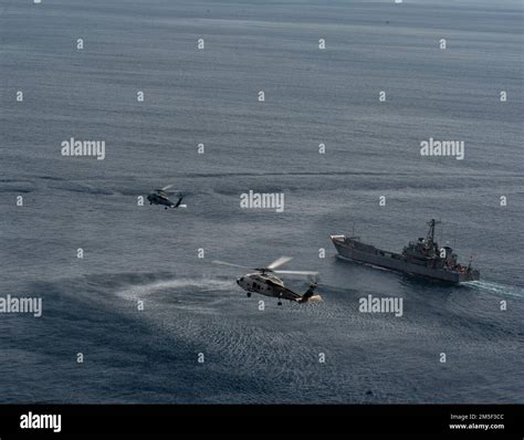 Baie De Tokyo 10 Mars 2022 Un Faucon Mh 60r Attaché Aux “saberhawks