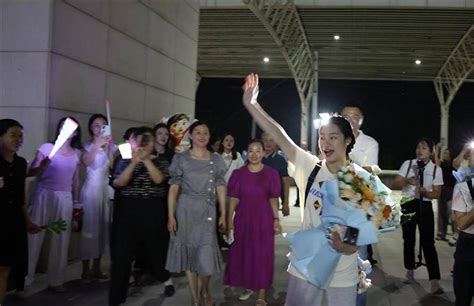 仙桃籍奥运冠军昌雅妮回家，下车后说： 家乡很亲切，啥都想吃”启蒙李小双跳水