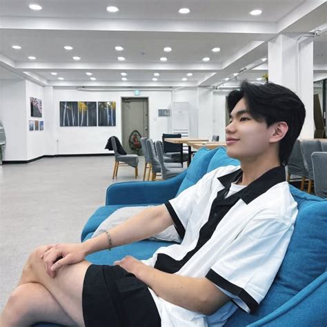 인천사는 살의 의문의남성 js t Threads Say more 인천사는 살의 의문의남성 js t Threads Say more