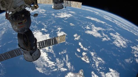International Space Station - Wallpaper Cave