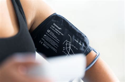 Zelf Je Bloeddruk Meten Met Een Bloeddrukmeter Plein