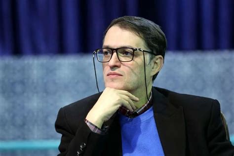 ویدئو قوچانی به قول مرحوم سید جواد طباطبائی در ایران همه چیز متولی دارد، به جز ایران