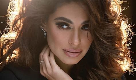 Galilea Montijo Da Lo Mejor En Vestido Ajustado De Flores
