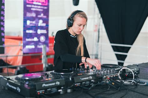 Blondex, la DJ culé del Barça femenino que rompió el techo de cristal