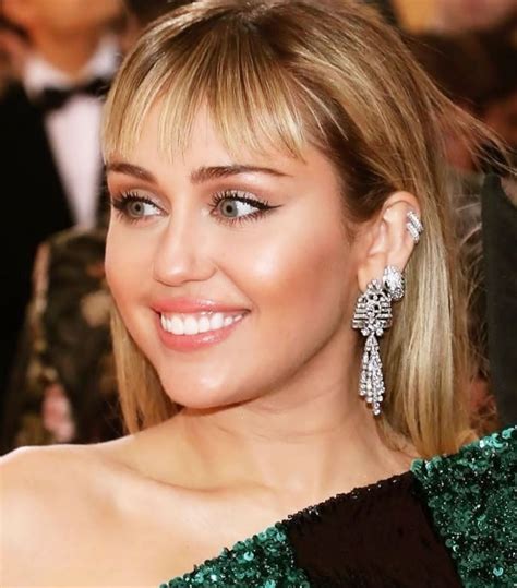 Video Of Fan Forcefully Trying To Kiss Miley Cyrus In Spain Goes Viral