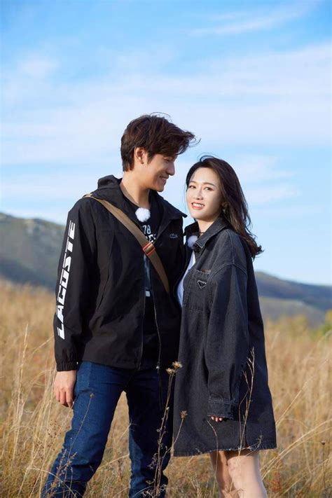 陈乔恩晒照为老公艾伦庆生 二人依偎面带灿笑甜蜜满分新浪图片