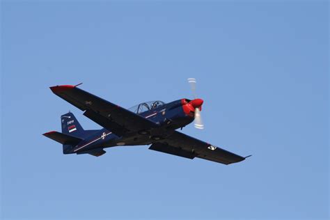 Poletela Lasta Na Batajnici Tango Six