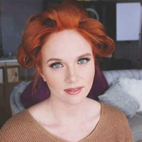 Stunning Redhead Scrolller Stunning Redhead Scrolller