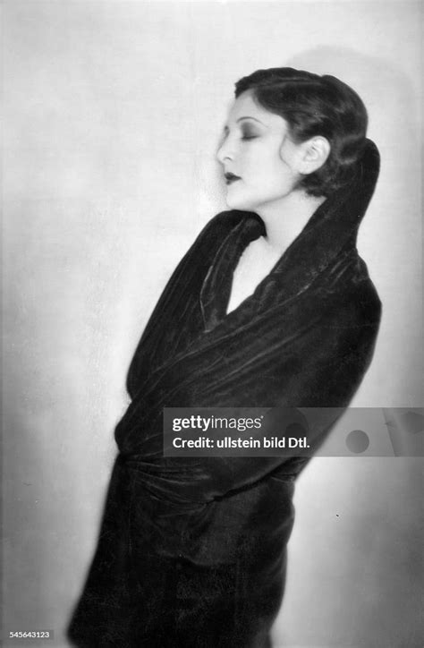 De Putti Lia Actress Austria Hungary 10011897 In A Velvet