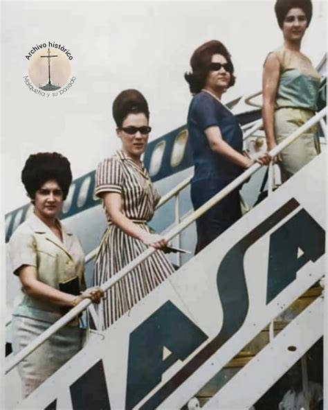 Maiquetia Abordando Un Avión De Viasa La Línea Aérea De Venezuela