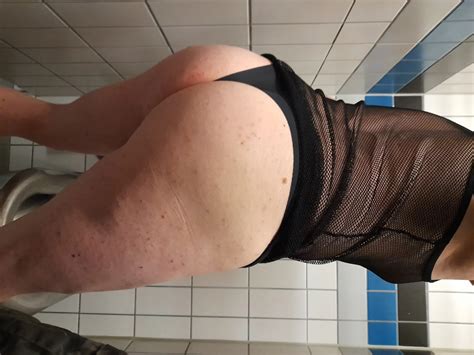 Street Hooker On Public Rest Area Toilet Breitbein Nude Pics Xhamster