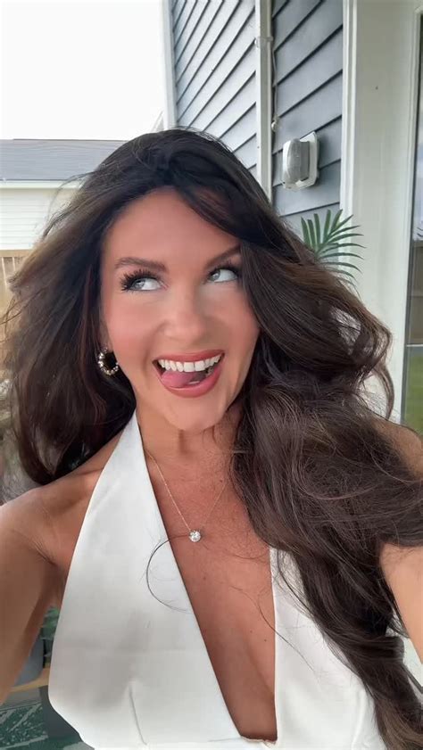 Claudia Chiavaroli Claudiaravioli • Instagram Photos And Videos