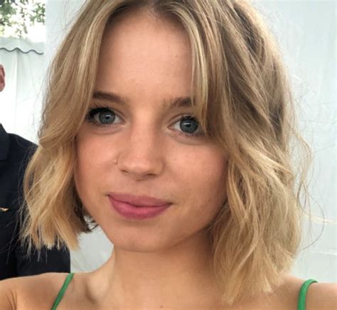 From Suits To Stars Featuring Frances James Playing Claire Af Performing Arts School