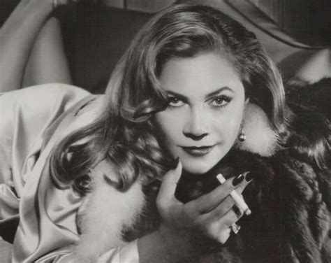 22 Photos Of Kathleen Turner When She Was Young