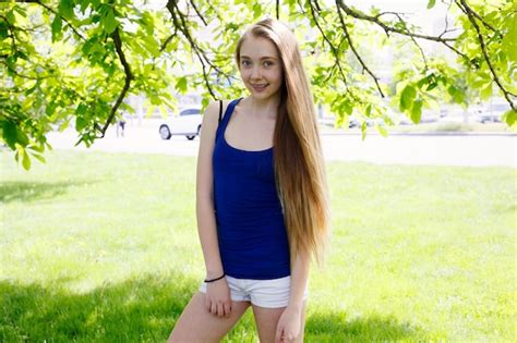 Teenager Titten Bilder Kostenloser Download Auf Freepik