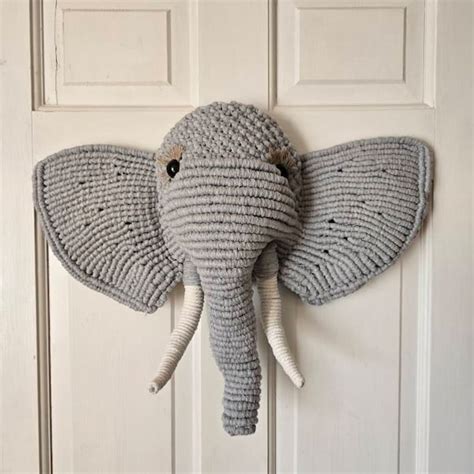 beginner level macrame tutorial macrame photo wall display macrame photo hanger macrame