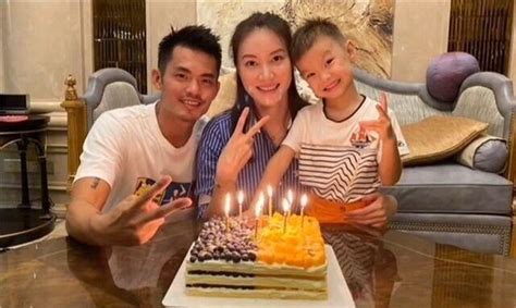 谢杏芳好幸福！尽情享受鲍鱼，涂抹艳丽指甲油，林丹对她温柔表白 人物集