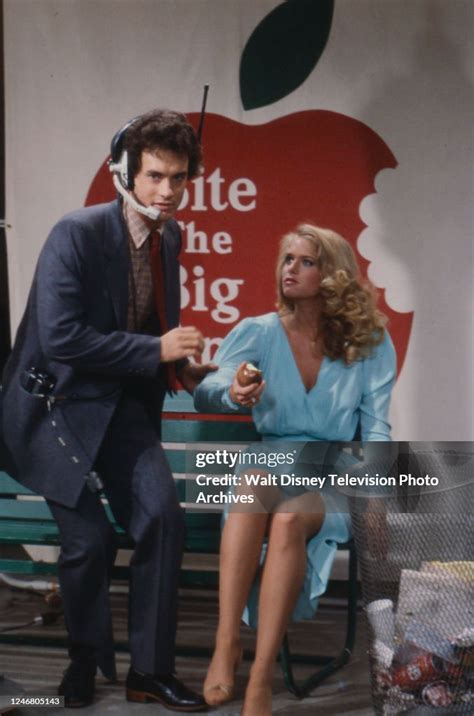 Tom Hanks Donna Dixon Appearing In The Abc Tv Series Bosom Buddies