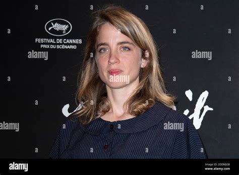 Adele Haenel Participe A La Premiere Du Film Portrait De La Jeune Fille