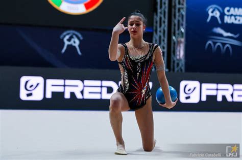 Ginnastica Ritmica Sofia Raffaeli Vince Col Cerchio In Coppa Del Mondo Podio Con La Palla Ad Atene