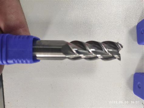 刀具专用清洗剂 用于各种刀具的清洗，快速溶解和剥离刀具的研磨膏、油垢、线切割残留颗粒等污垢。 欧盟rohs指令第三方检测报告，客户使用盐雾检测报告，免费提供样品验证