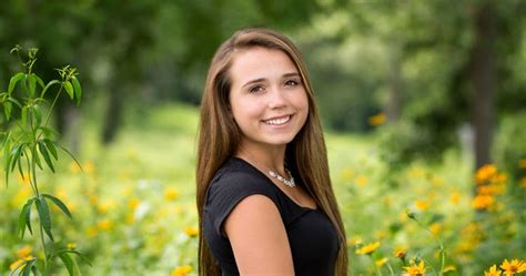 Lewis Photography Kaitlyn Middleton High School Senior Portrait