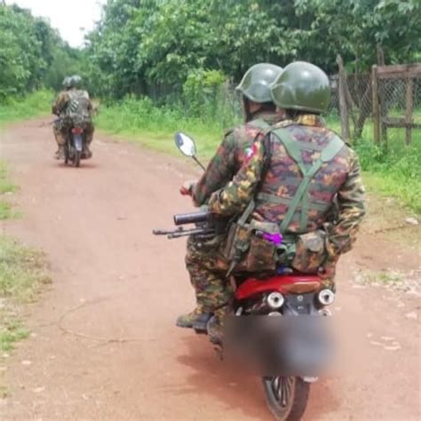 Khit ပြည်သူများထံမှ ဖမ်းဆီးရရှိသော လိုင်စင်မဲ့ဆိုင်ကယ်များကို စစ်ကောင