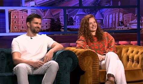 Prieš Keturis Mėnesius Tėvais Tapę Krepšininkas Edvinas Šeškus Ir Laidų Vedėja Dalia Belickaitė