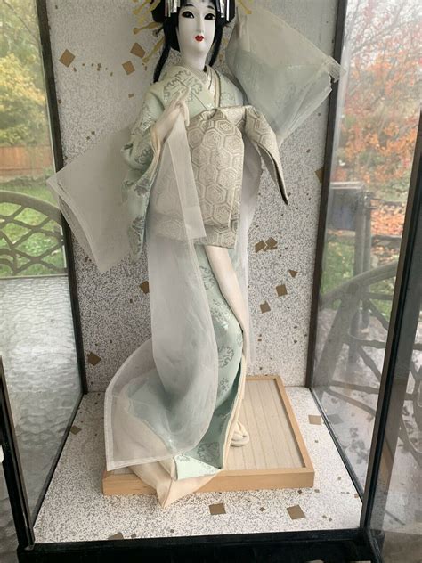 Vintage Japanese 16 Geishanishi Doll In Glass Presentation Display
