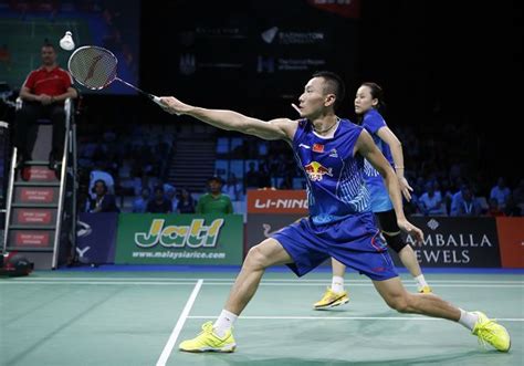 图文：羽毛球世锦赛混双决赛 张楠回球 搜狐体育