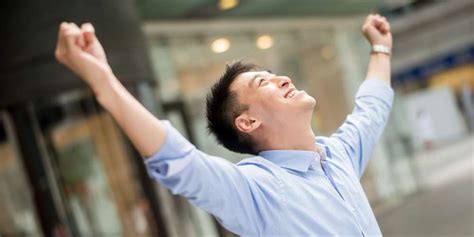 A Hong Kong Street Crowd Cheers When They Discover A Couple Having