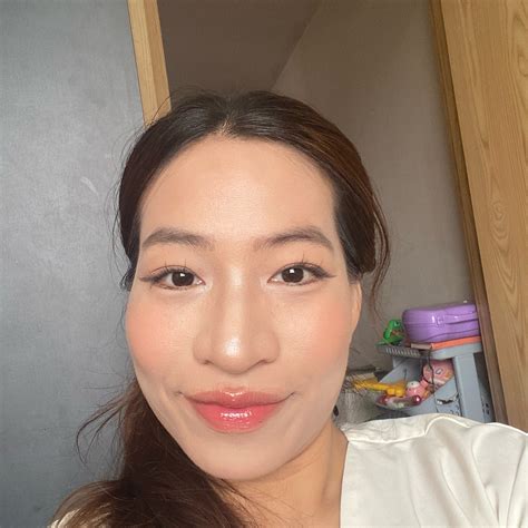 Đôi Khi Mình Nghĩ Mình đang Diện 1 Bộ đồ Rất Xinh Nhưng Thực Tế Người Xung Quanh Họ Lại Không