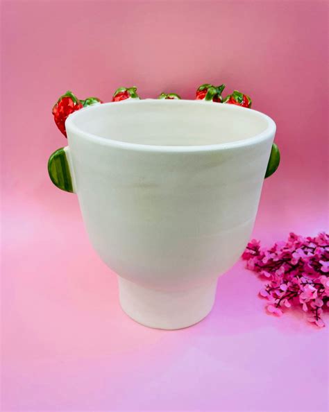 Jarrón Macetero Mediano Fresas Mesas Boonitas