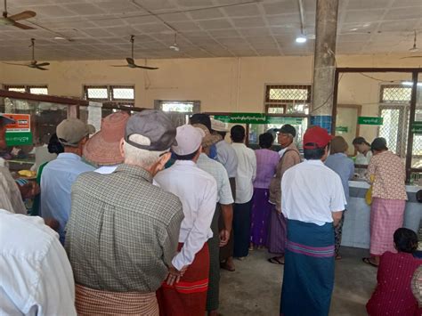 အိမ်မဲမြို့နယ်တွင် နိုင်ငံ့ဝန်ထမ်းအငြိမ်းစားများ၏ ပင်စင်လစာငွေများထုတ