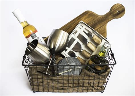 Diy Wedding T Basket Linen Chest