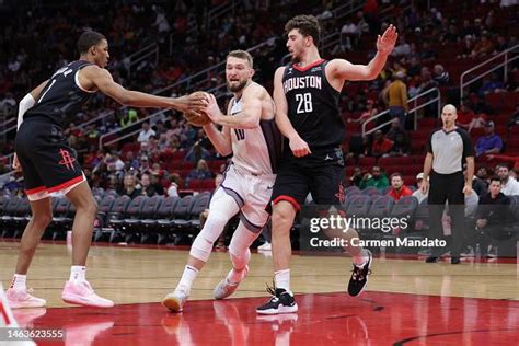 Domantas Sabonis Of The Sacramento Kings Drives Past Alperen Sengun News Photo Getty Images