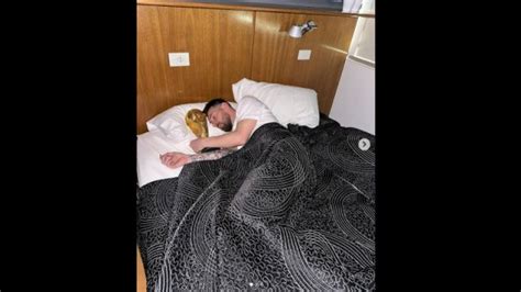 Buen Día Messi Postea Foto Y El Mundo Se Rinde Al Campeón Noticias