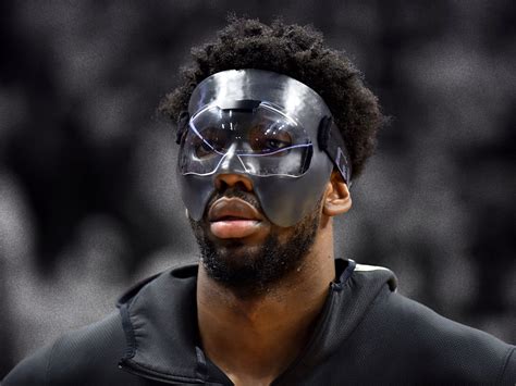 Masked Devin Booker coming for that ass - Mask the DevBook
