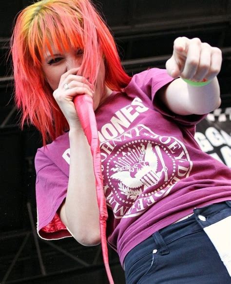 Épinglé par 𝑗𝑎𝑛 𝑡𝑎𝑦𝑙𝑜𝑟𝑠 𝑣𝑒𝑟 sur Hayley Williams