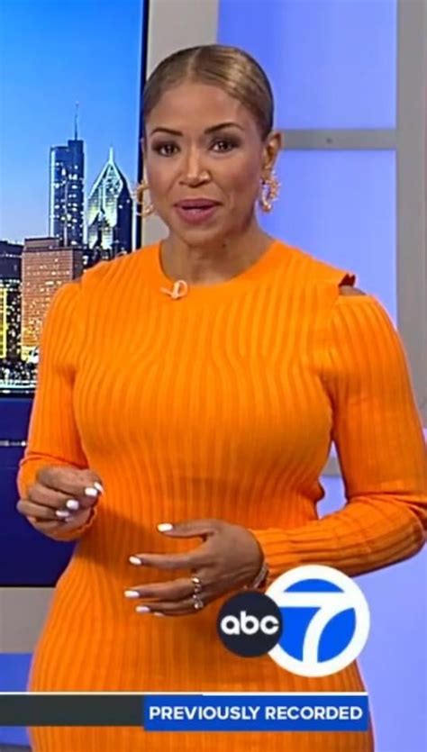 Val Warner R Curvynewswomen