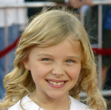 👩 Chloe Grace Moretz Tænder Gamle Nye Før Og Efter