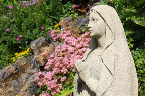 Bible Garden Plants How To Make A Biblical Flower Garden Gardening