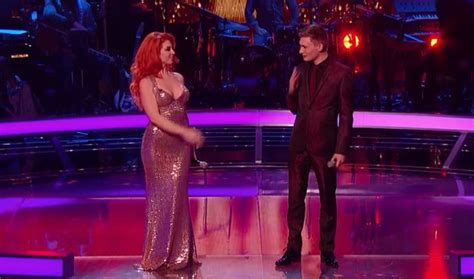The Voice Uk Fans Arent Happy With Ollys Decision In The The Battles
