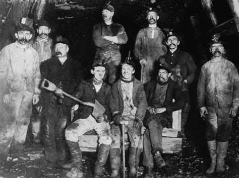 20 Haunting Photos Of 1920s Appalachian Coal Mining