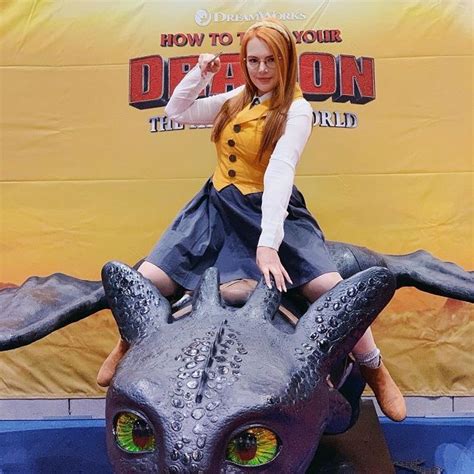 Cherry Wallis Bio Net Worth Height Nationality Career Facts