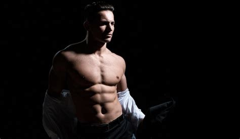 Muskulöser Typ Mit Sexy Oberkörper Starker Mann Der Seinen Perfekten