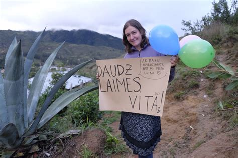 Zane Eniņa Ceļotāja Un Stāstniece Pacelt Pasauli