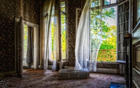 Empty Room Online Jigsaw Puzzles