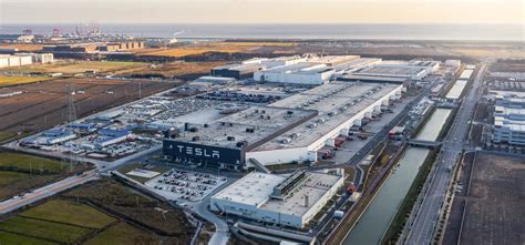 Tesla Builds New Megapack Battery Factory In Shanghai Amid U S China