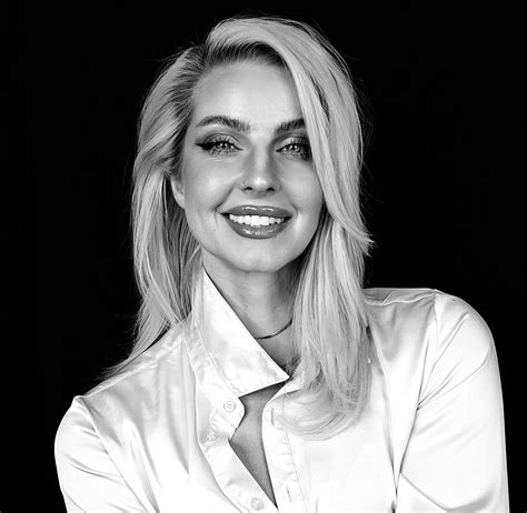 About — Leah Elson